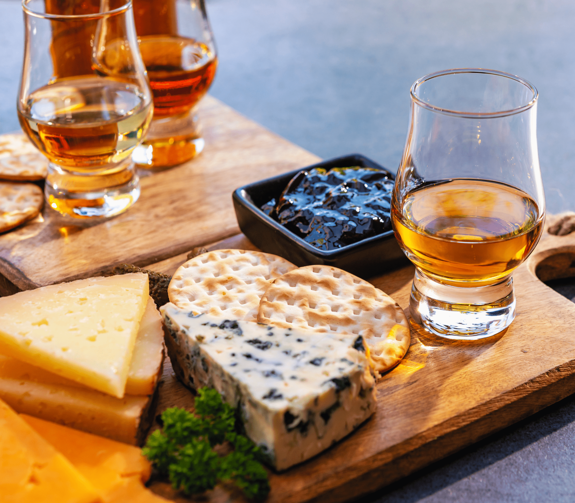 Die besten Whisky-Pairings mit Speisen und Snacks – UpWhisky GmbH